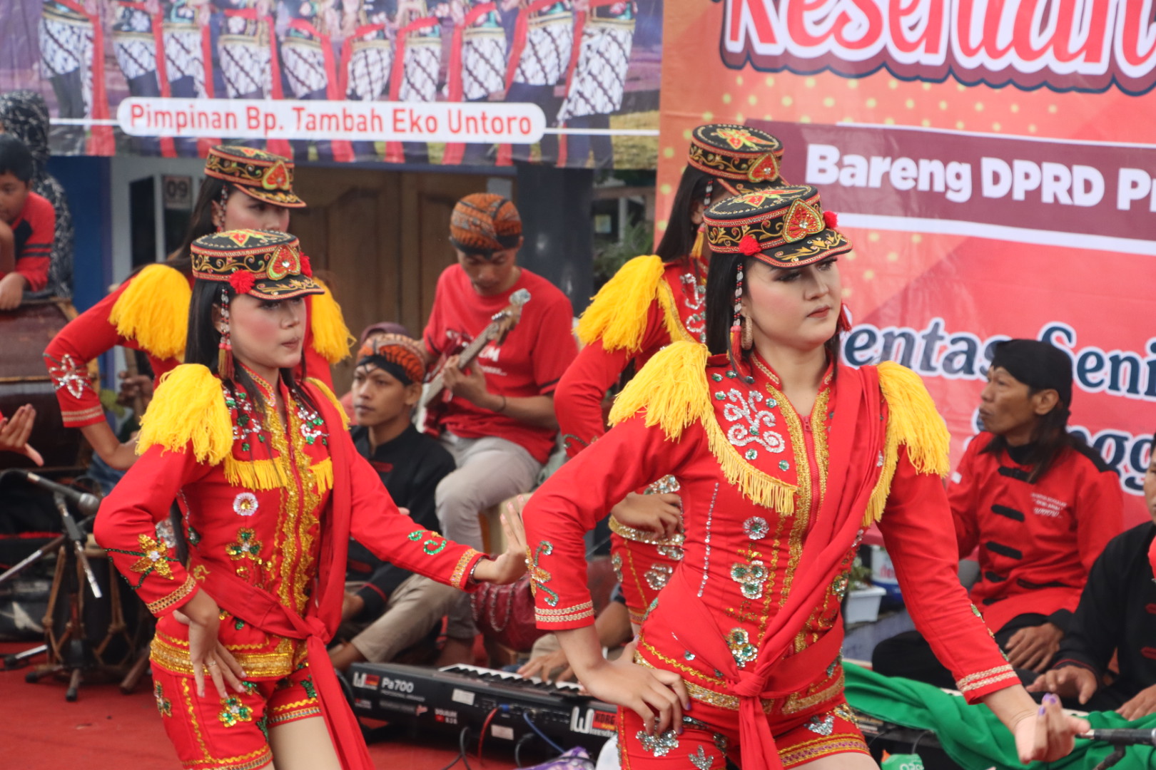 MEDIA TRADISIONAL: Tari Ndolalak Tumbuh Subur di Kawasan Dieng – DPRD ...