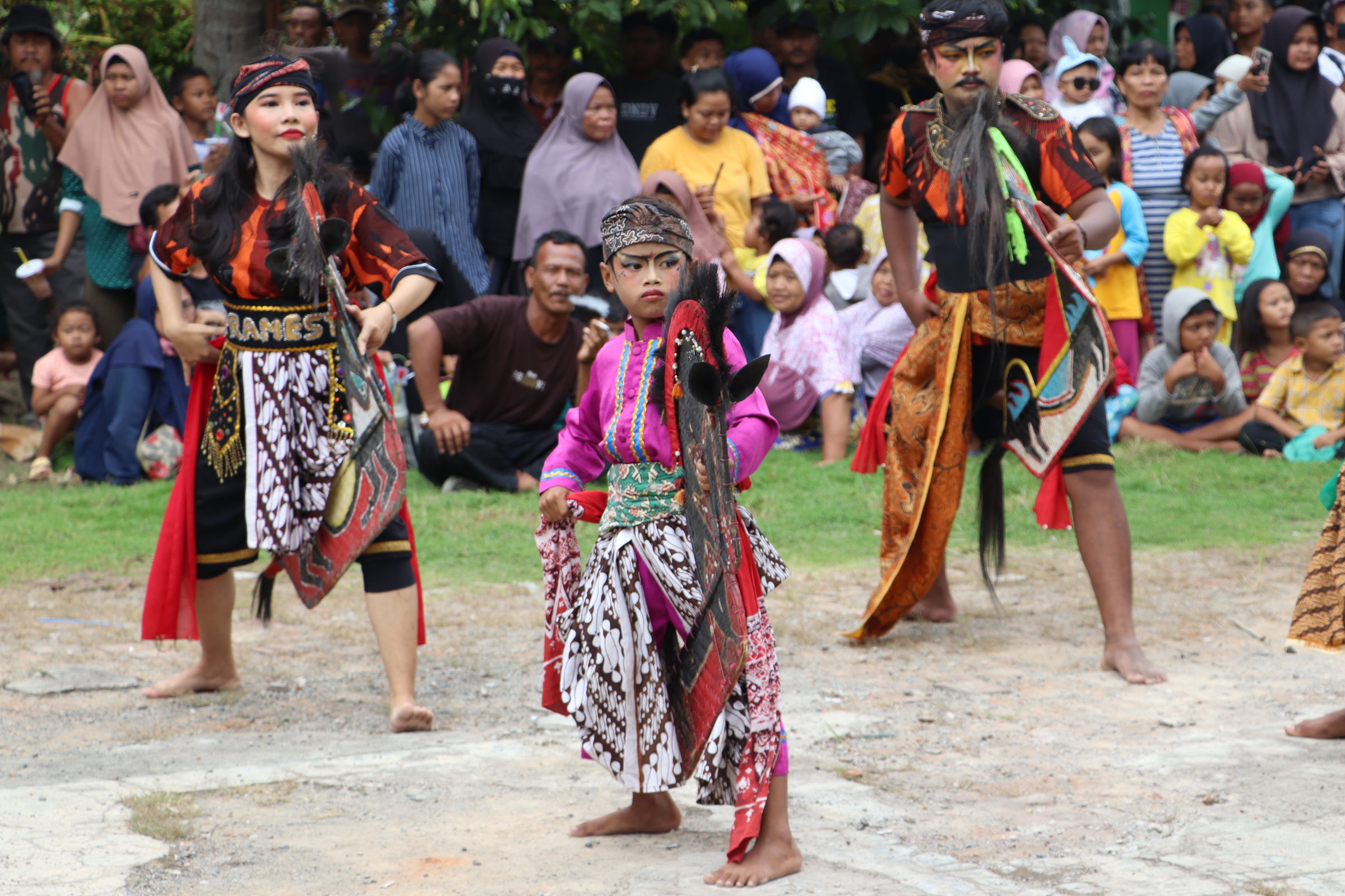 MEDIA TRADISIONAL: Tinggi Animo, Gelaran Kuda Lumping Khas Kebumen ...
